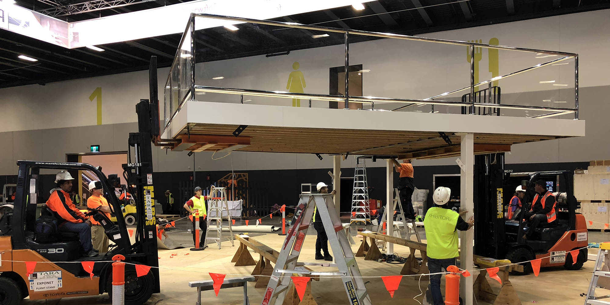 Service - Exhibition Crew - Xhibitor